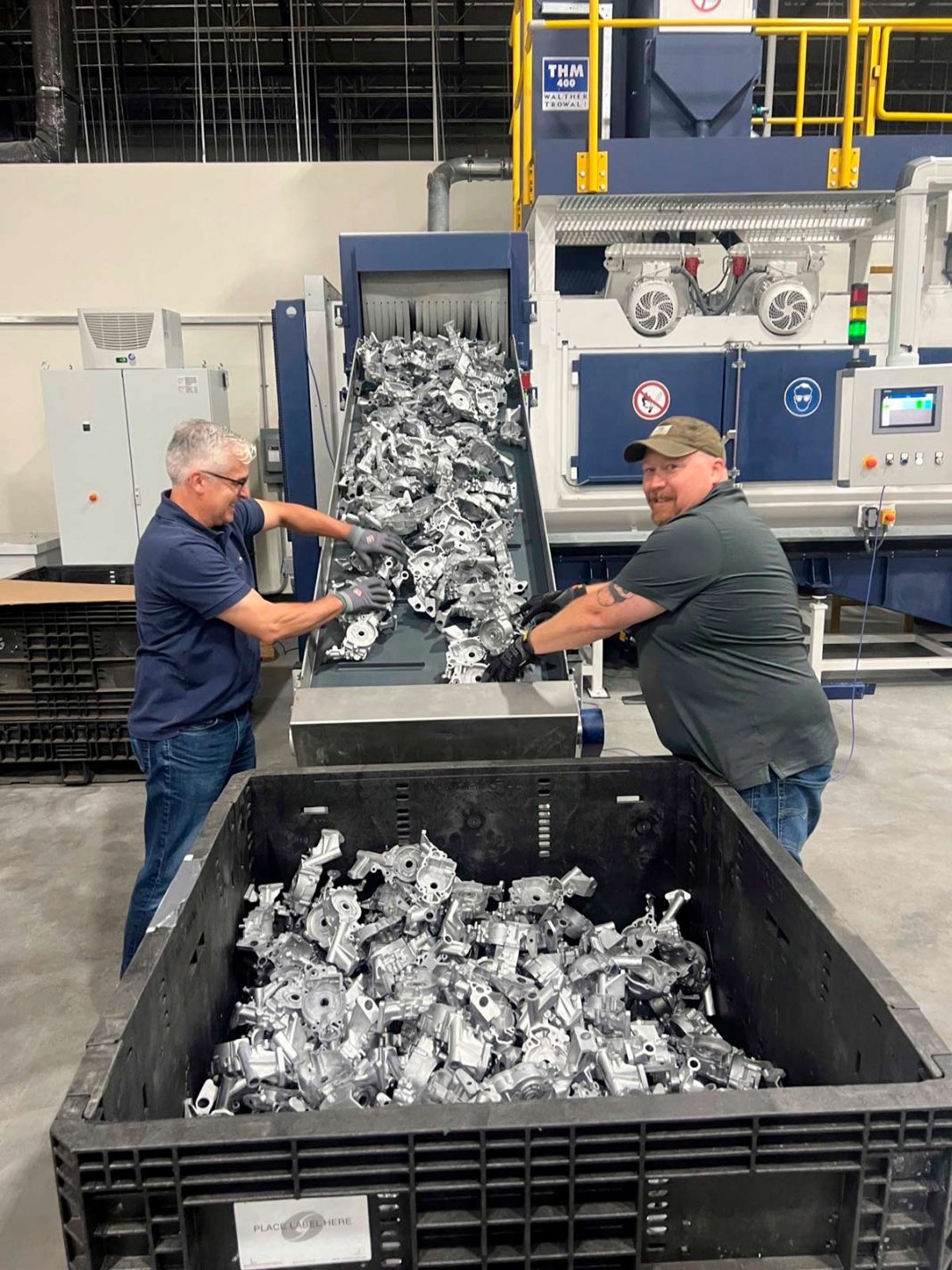 Demonstrating large shot blast machines under actual manufacturing ...