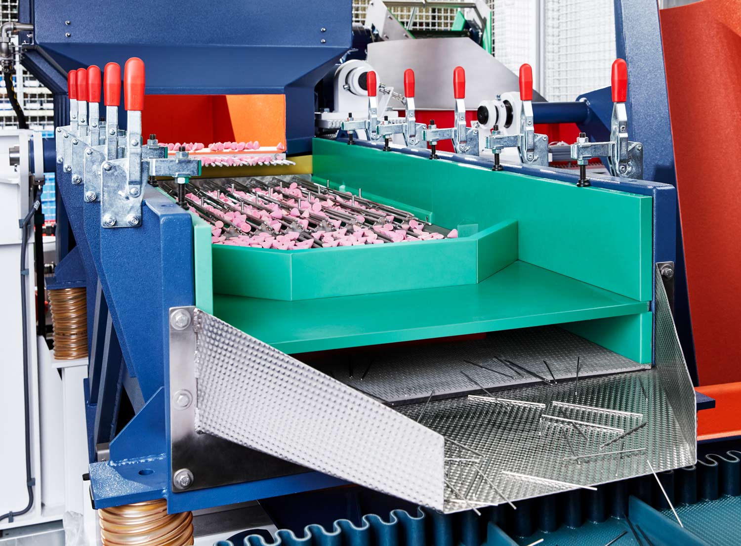 A new approach to deburring, surface smooting and polishing of metal ...